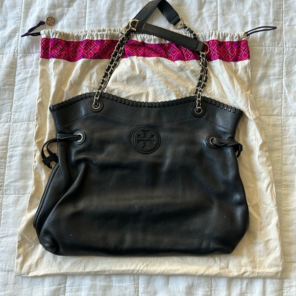 Tory Burch | Bags | Tory Burch Marion Slouch Hobo Bag Black Pebbled Leather W Gold Chain Strap ...